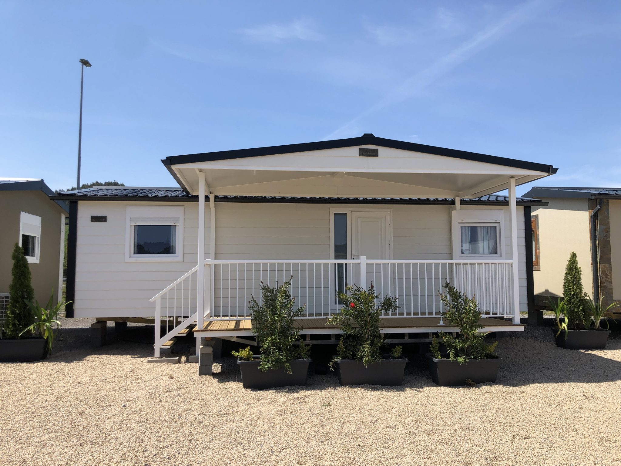 Porche con tejado a dos aguas