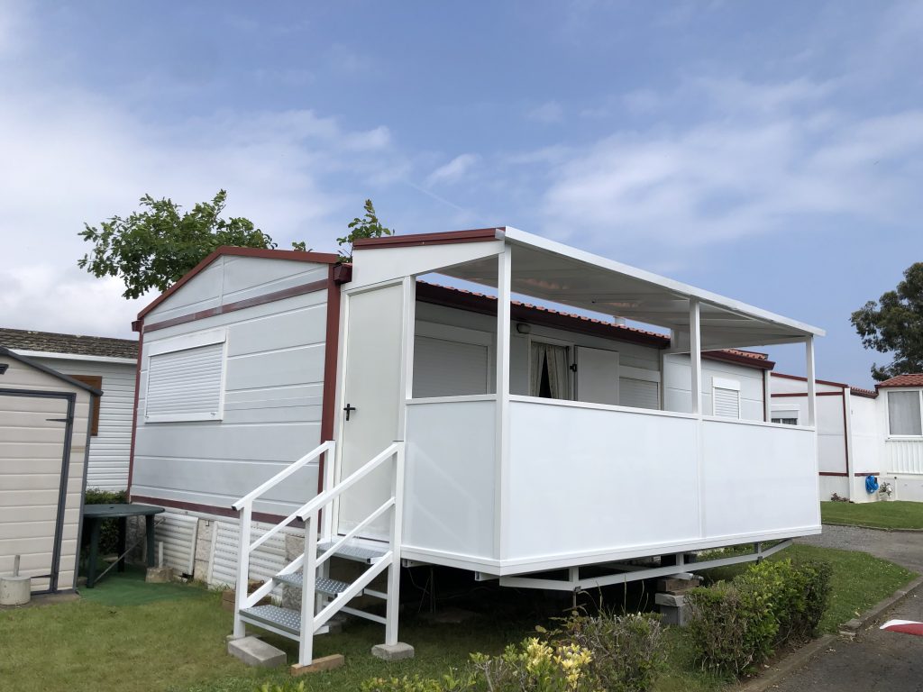Porche con tejado a un agua